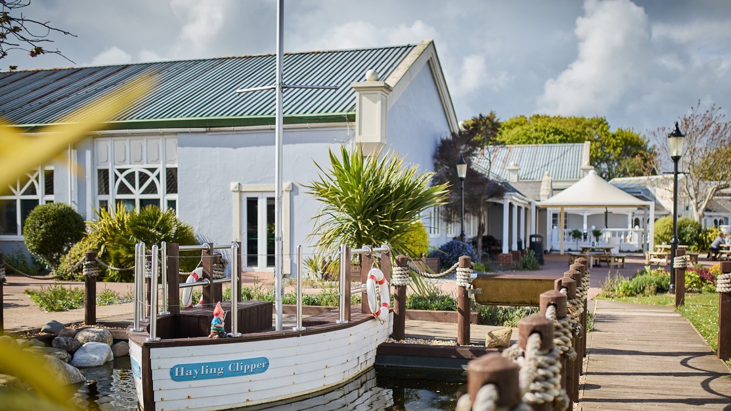 Lakeside in Hayling Island, Hampshire | Warner Hotels